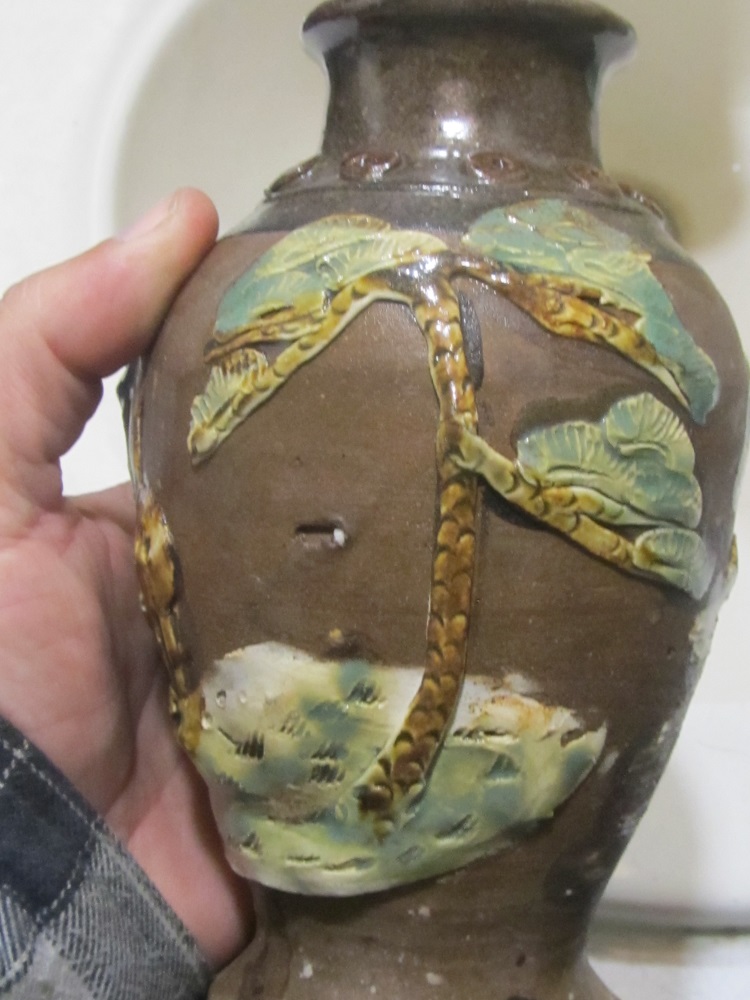 Strange pottery vase raised relief | Antiques Board