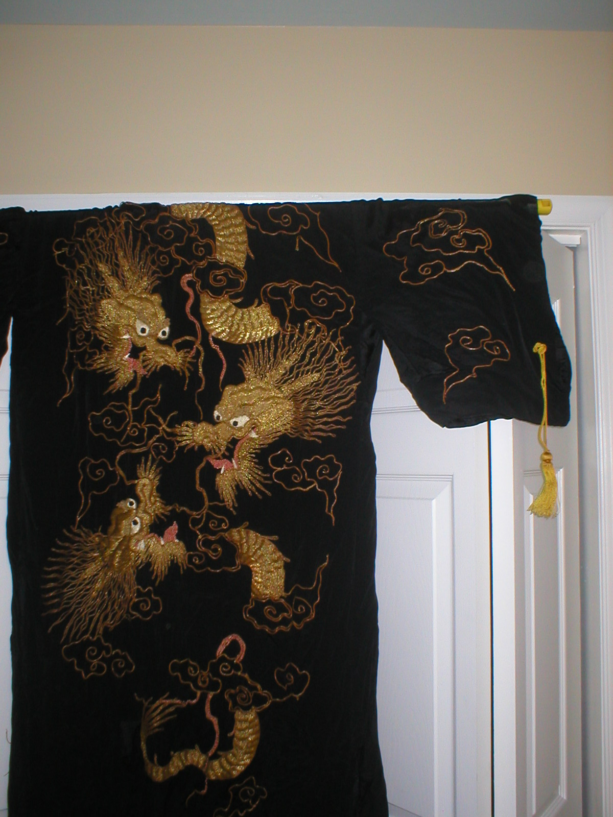 vintage Chinese black silk robe | Antiques Board