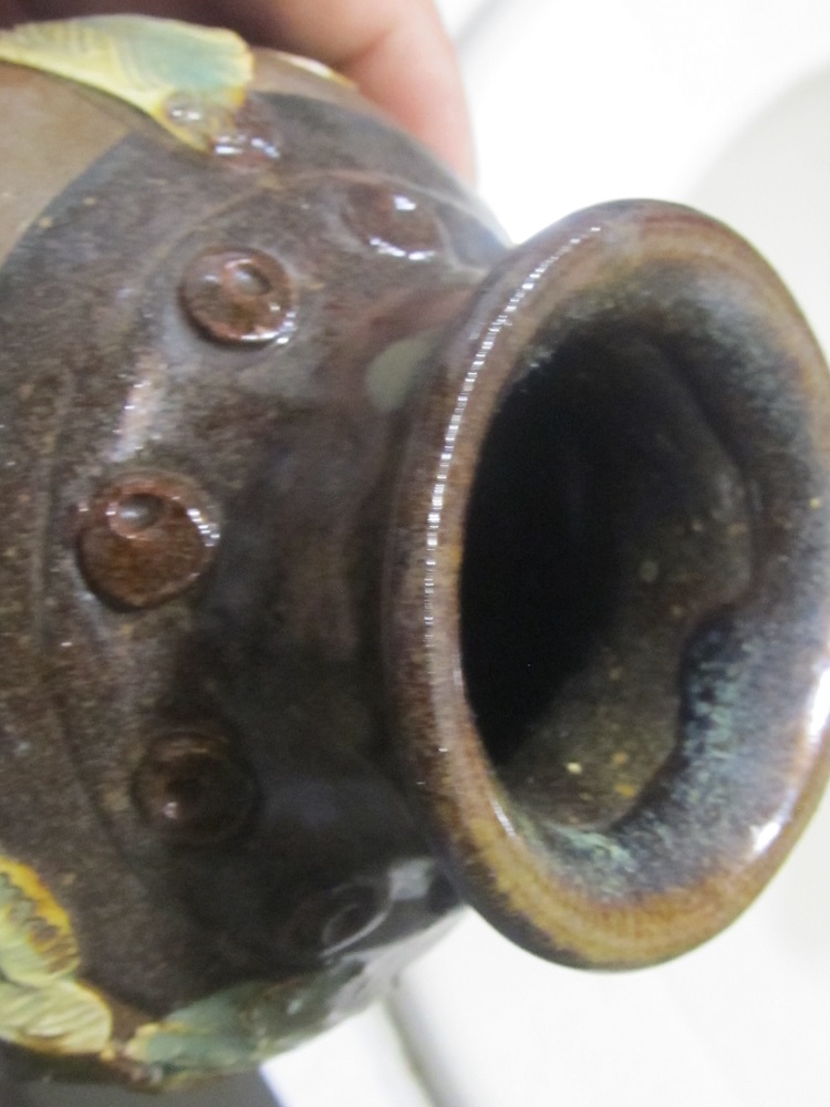 Strange pottery vase raised relief | Antiques Board