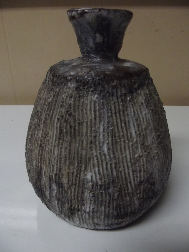 Many incised lines pottery piece | Antiques Board