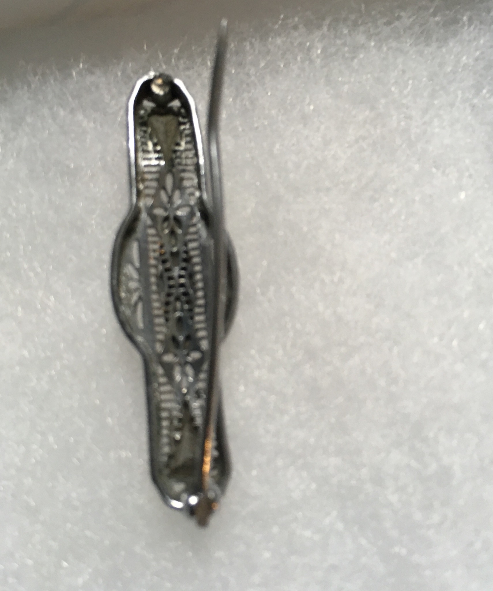 Deco (?) costume filigree pin | Antiques Board