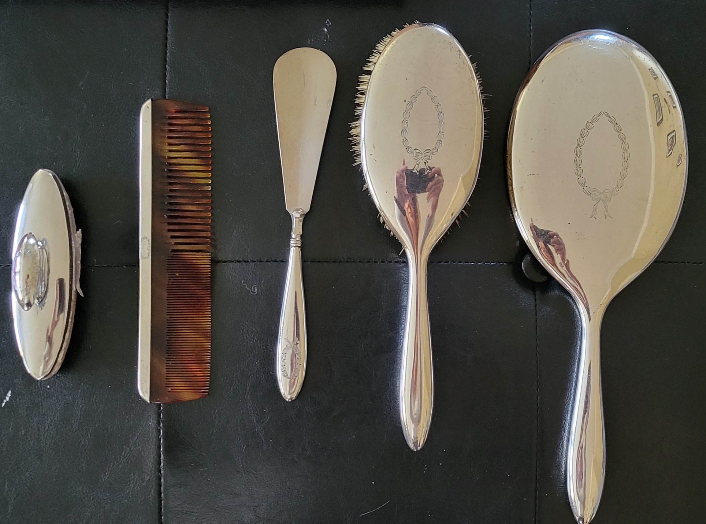 Roden Brothers vanity set | Antiques Board