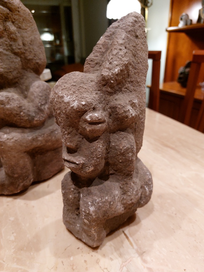 Ídol stone carved figures | Antiques Board