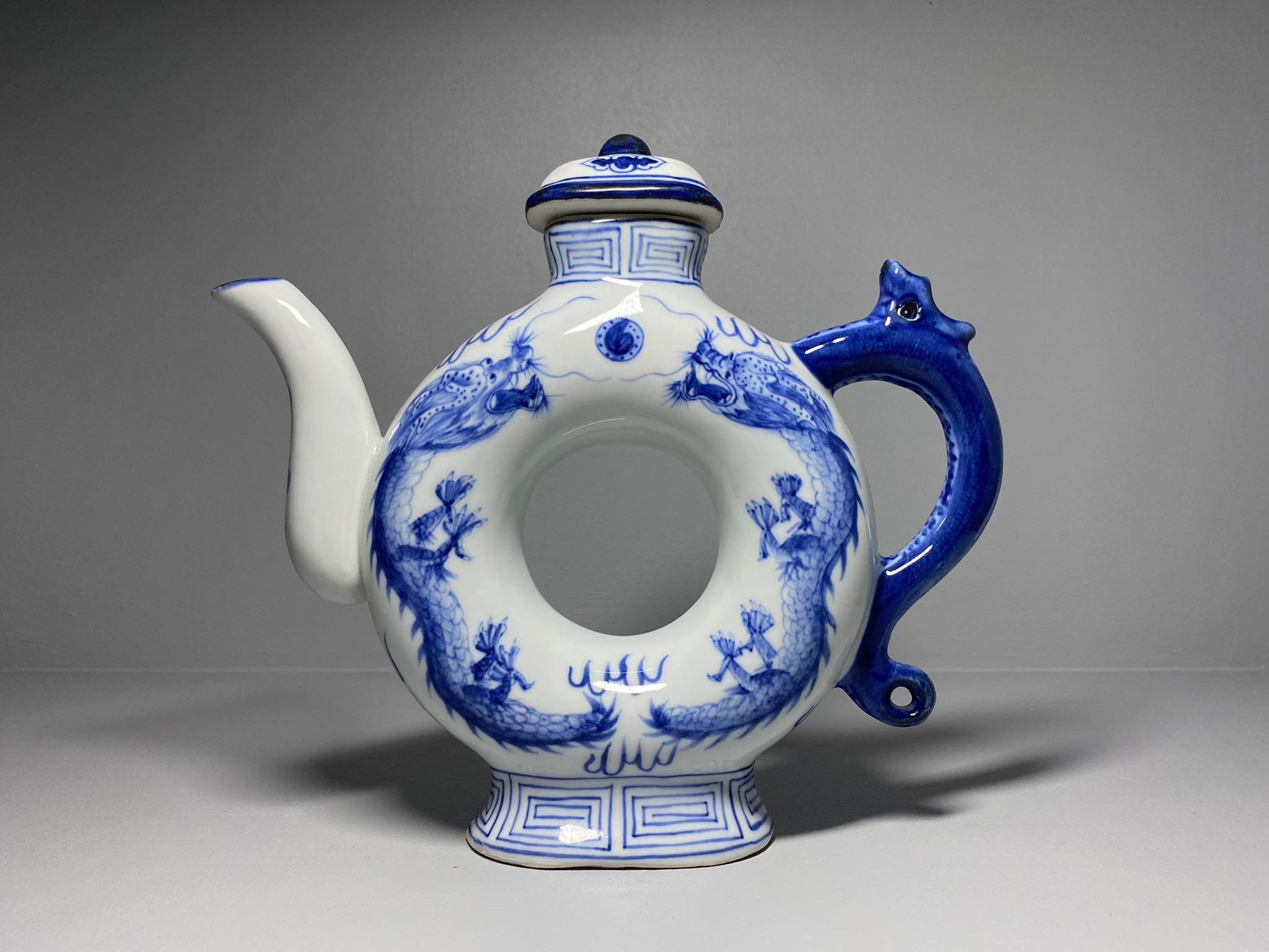 Chinese (donut) teapot | Antiques Board