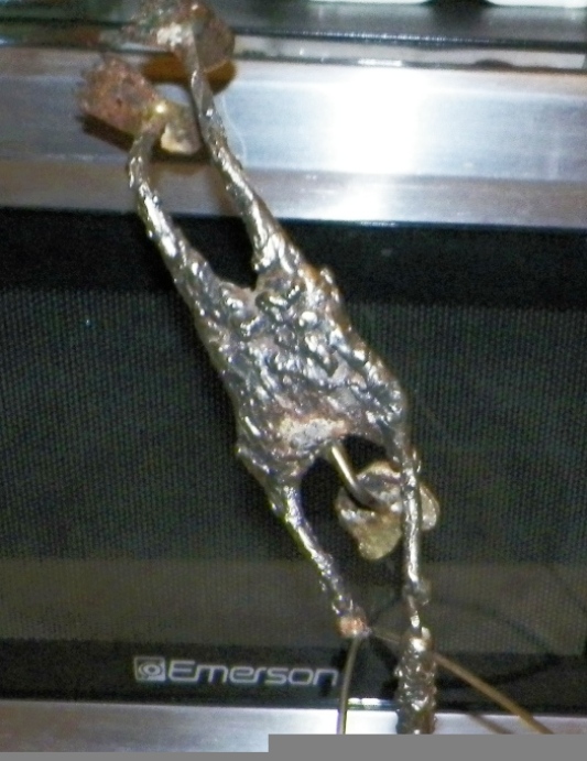 ANYONE KNOW ARTIST OF UNUSUAL 'WIRE' & SOLDER? STATUE & BALANCING MAN ...
