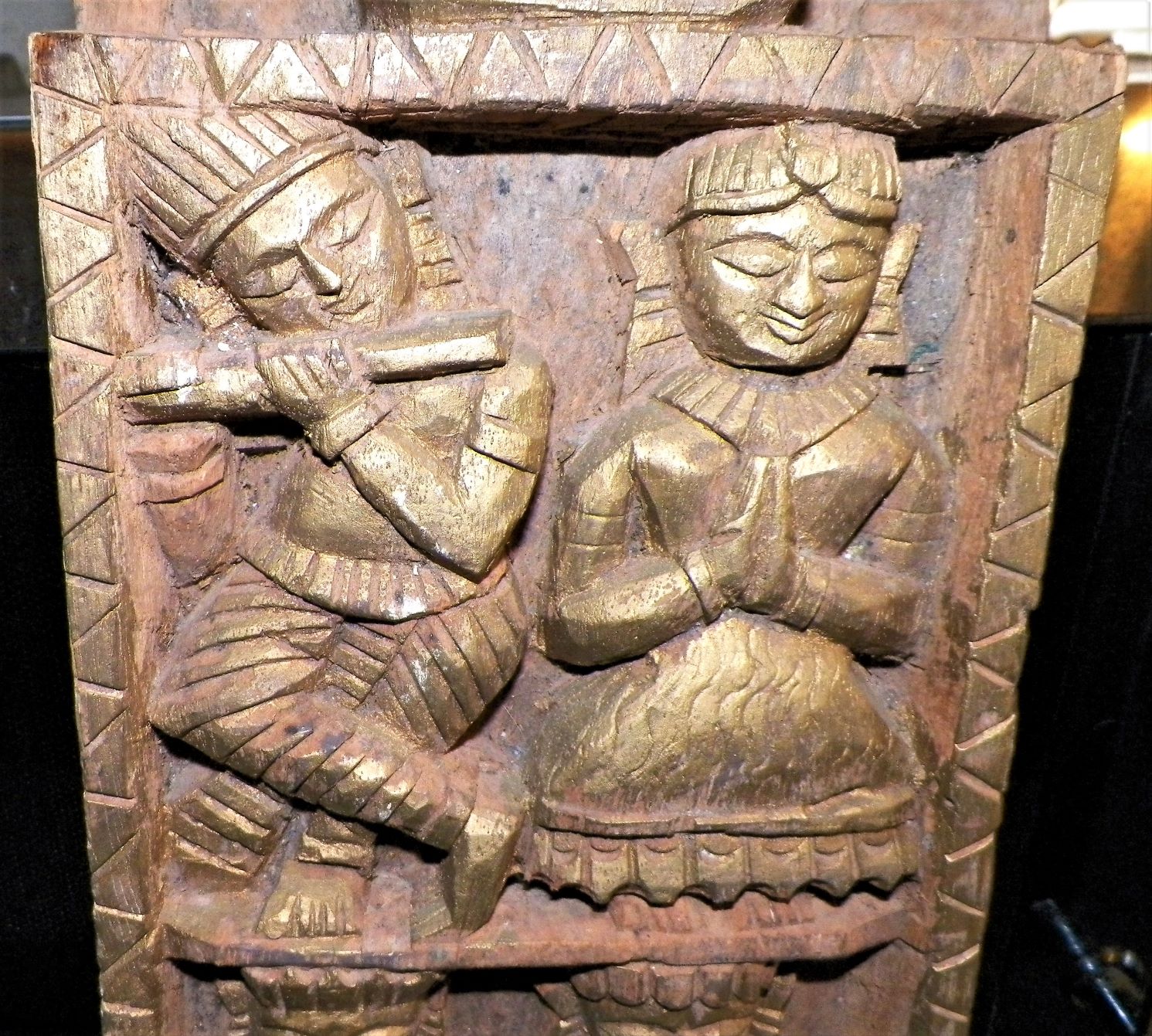 OLD WOOD CARVING - WHAT IS IT? | Antiques Board