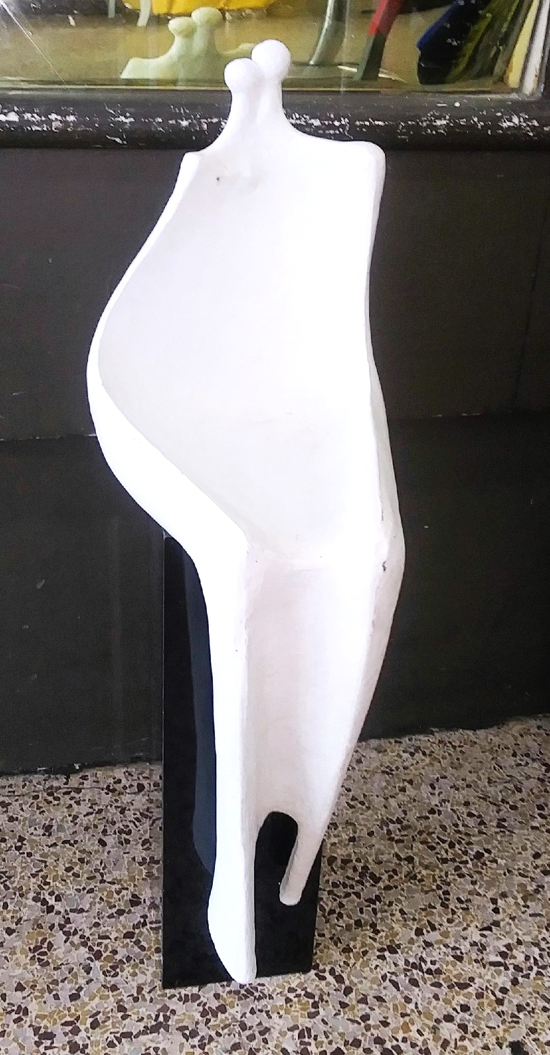 1981 Austin Prod. Inc sculpture - after who? + help w/signature on folk ...