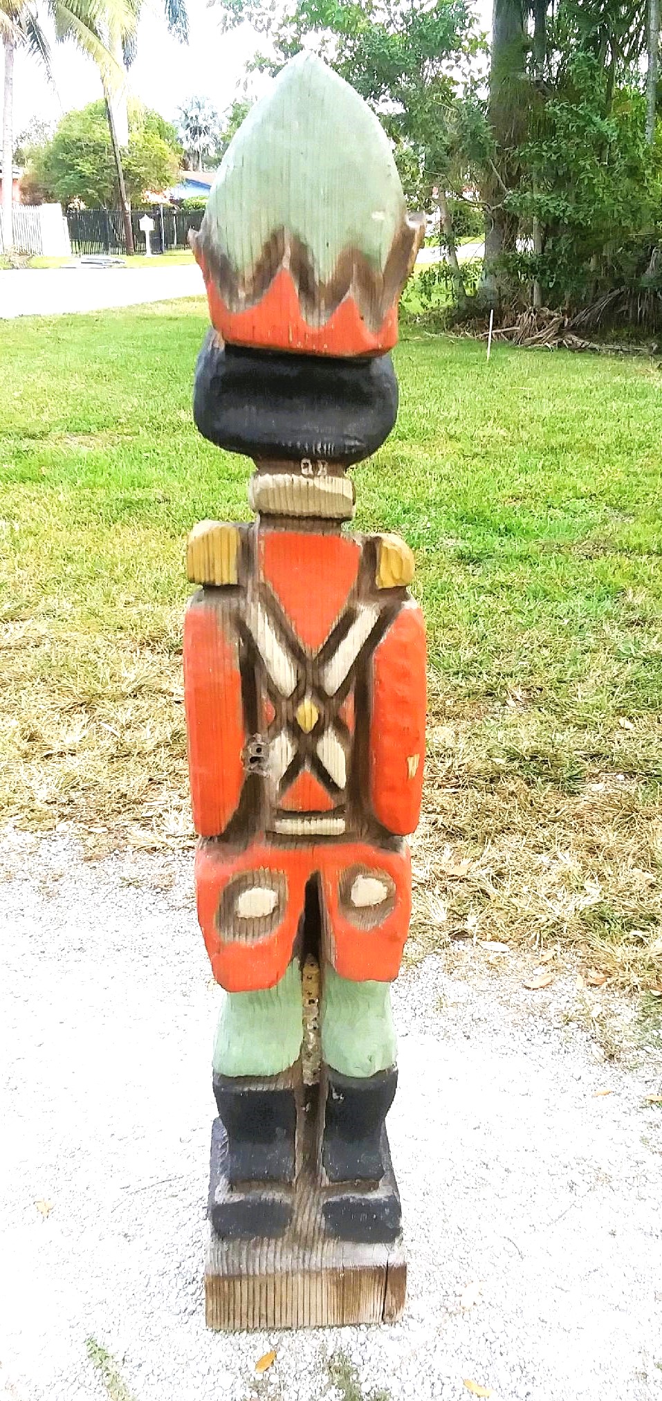 Old(?) carved wood revolutionary British soldier statue, 2 paintings ...