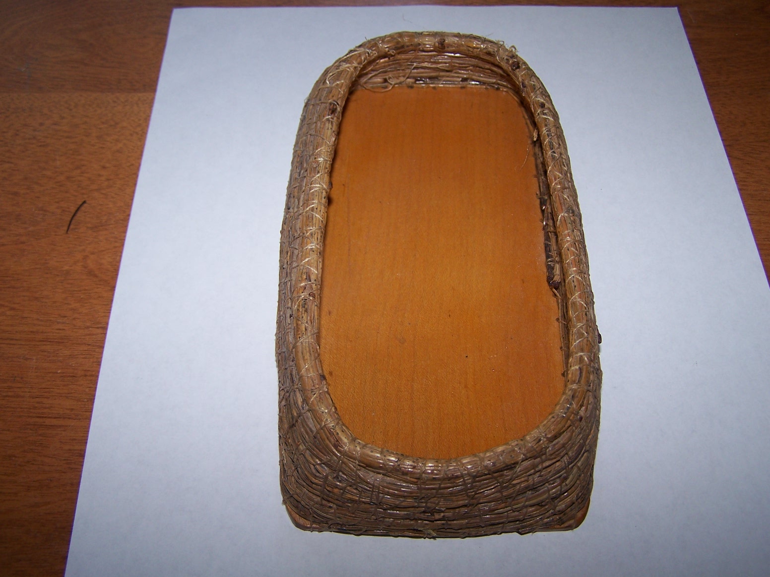 Basket tray thingie with wood bottom | Antiques Board