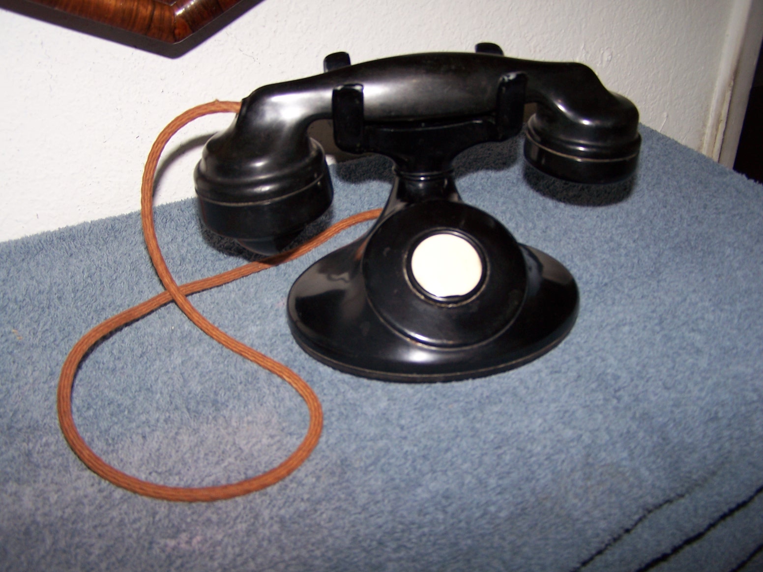 Art Deco Phone by two companies? | Antiques Board