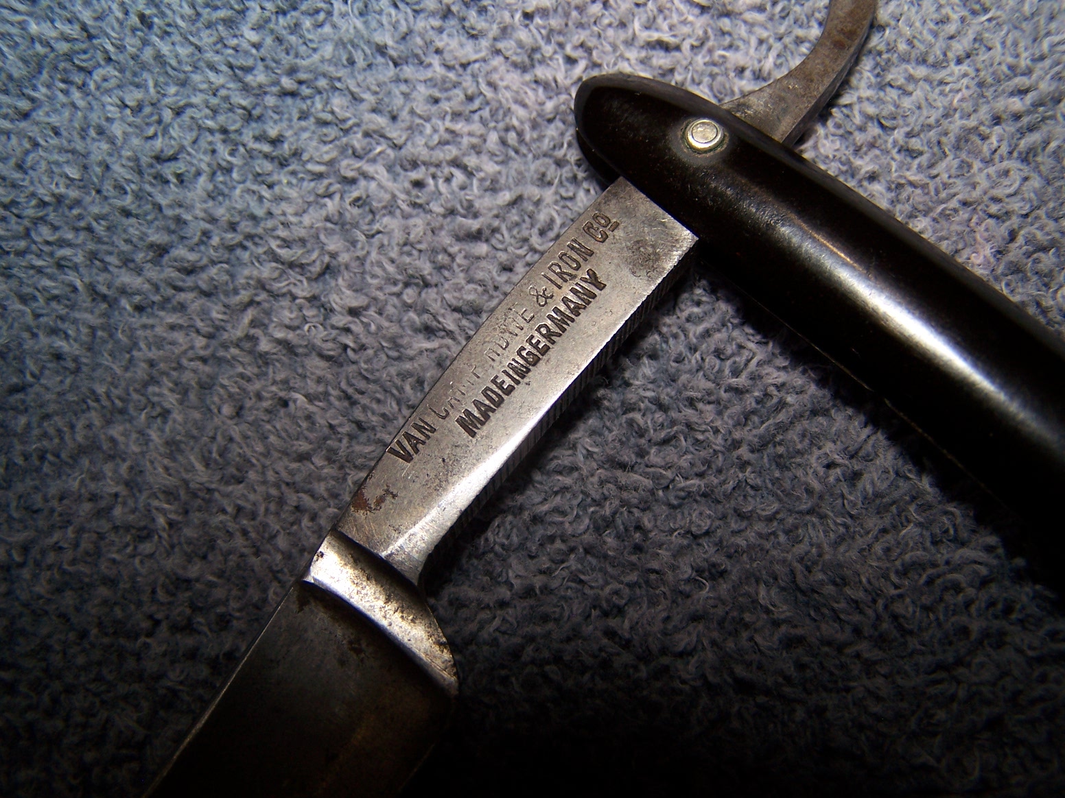 Van Camp Hdwe and Iron straight razor 1880's | Antiques Board