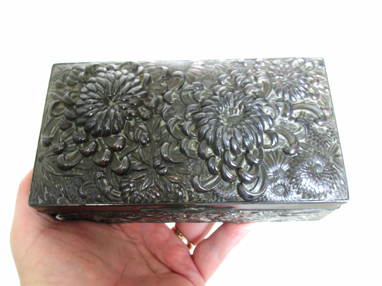Japanese metal box | Antiques Board