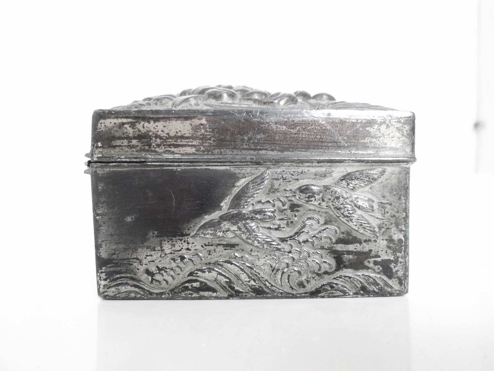 Japanese metal box | Antiques Board