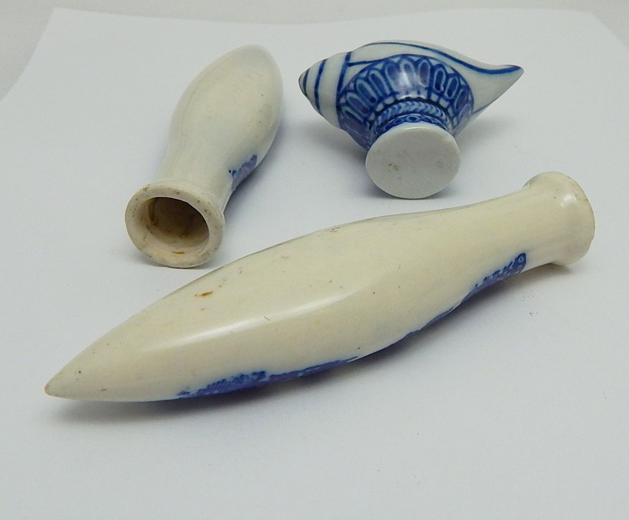 What are these 3 little blue and white porcelain thingies? | Antiques Board