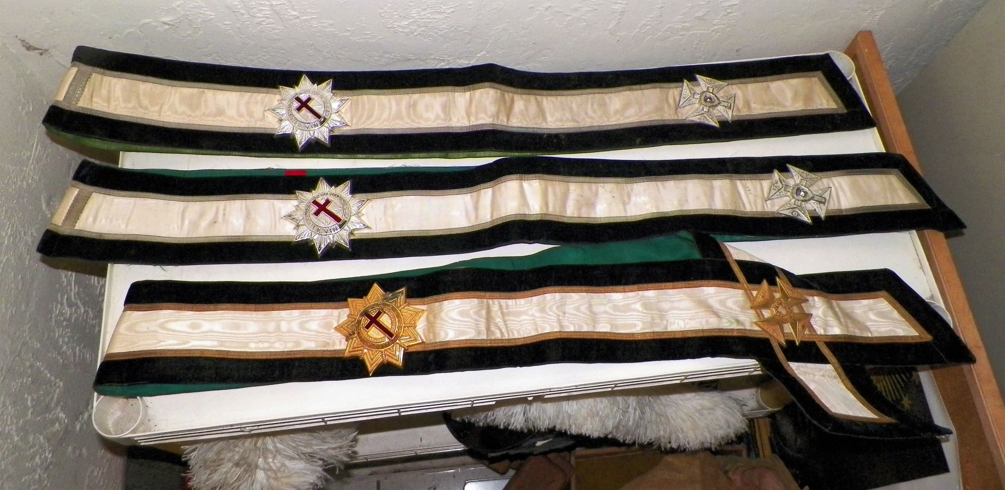 MASONIC SASHES & CAPS - REAL OR COSTUME? | Antiques Board