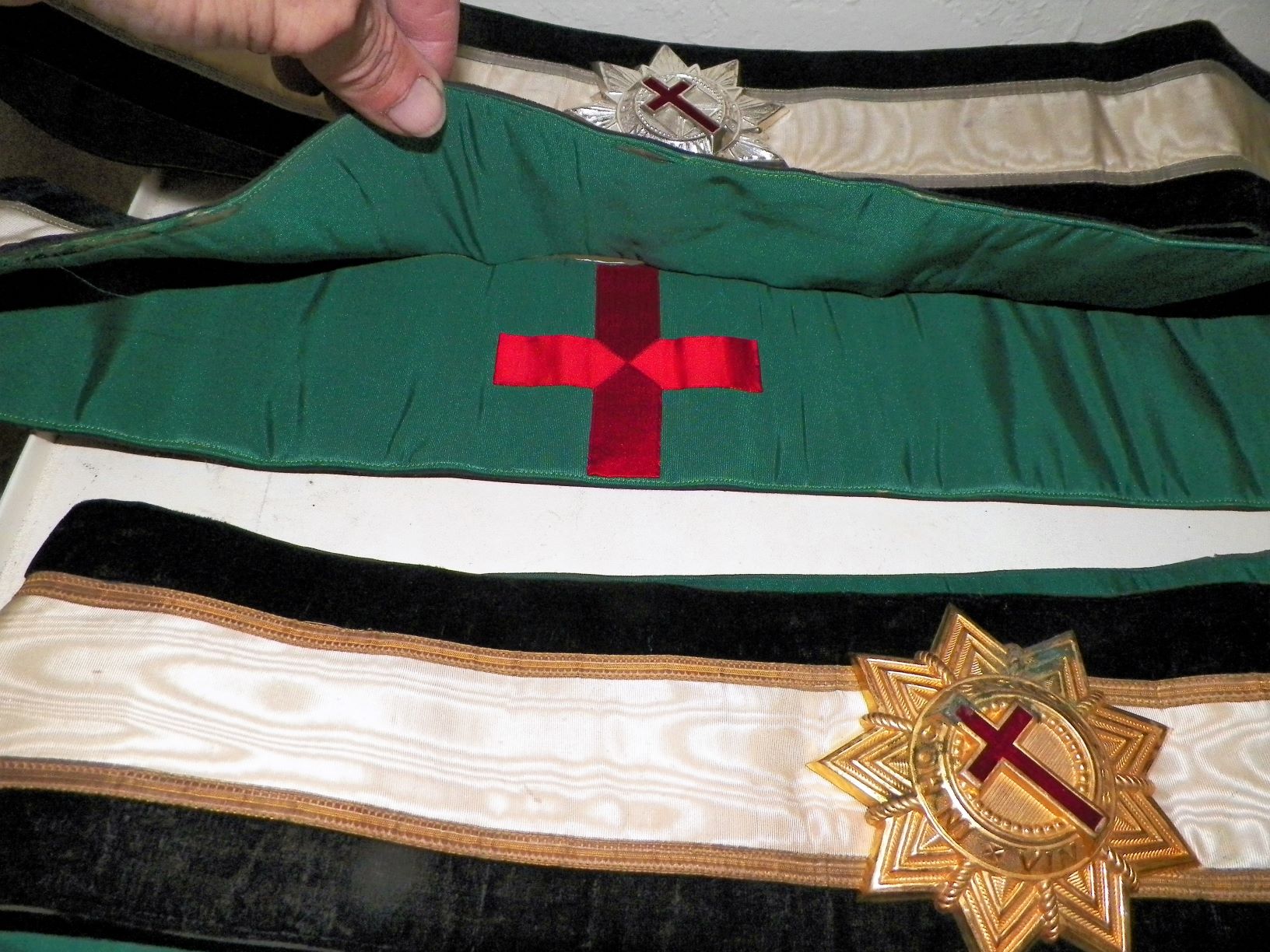 MASONIC SASHES & CAPS - REAL OR COSTUME? | Antiques Board