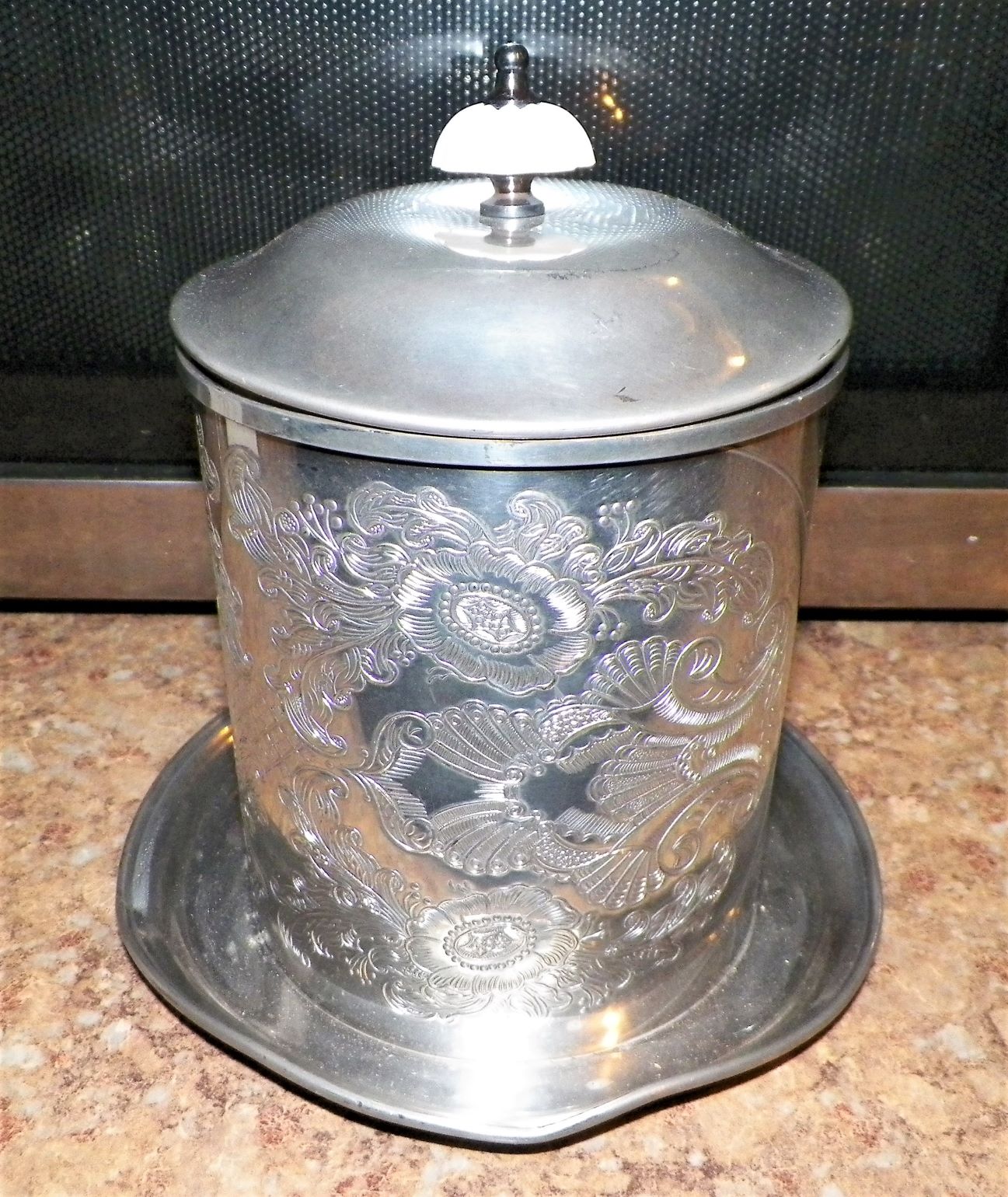 VINERS OF SHEFFIELD ENGLISH PEWTER TEA CADDY? TOBACCO JAR? | Antiques Board