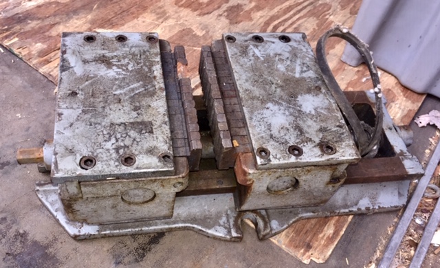 Vise for irregular objects | Antiques Board