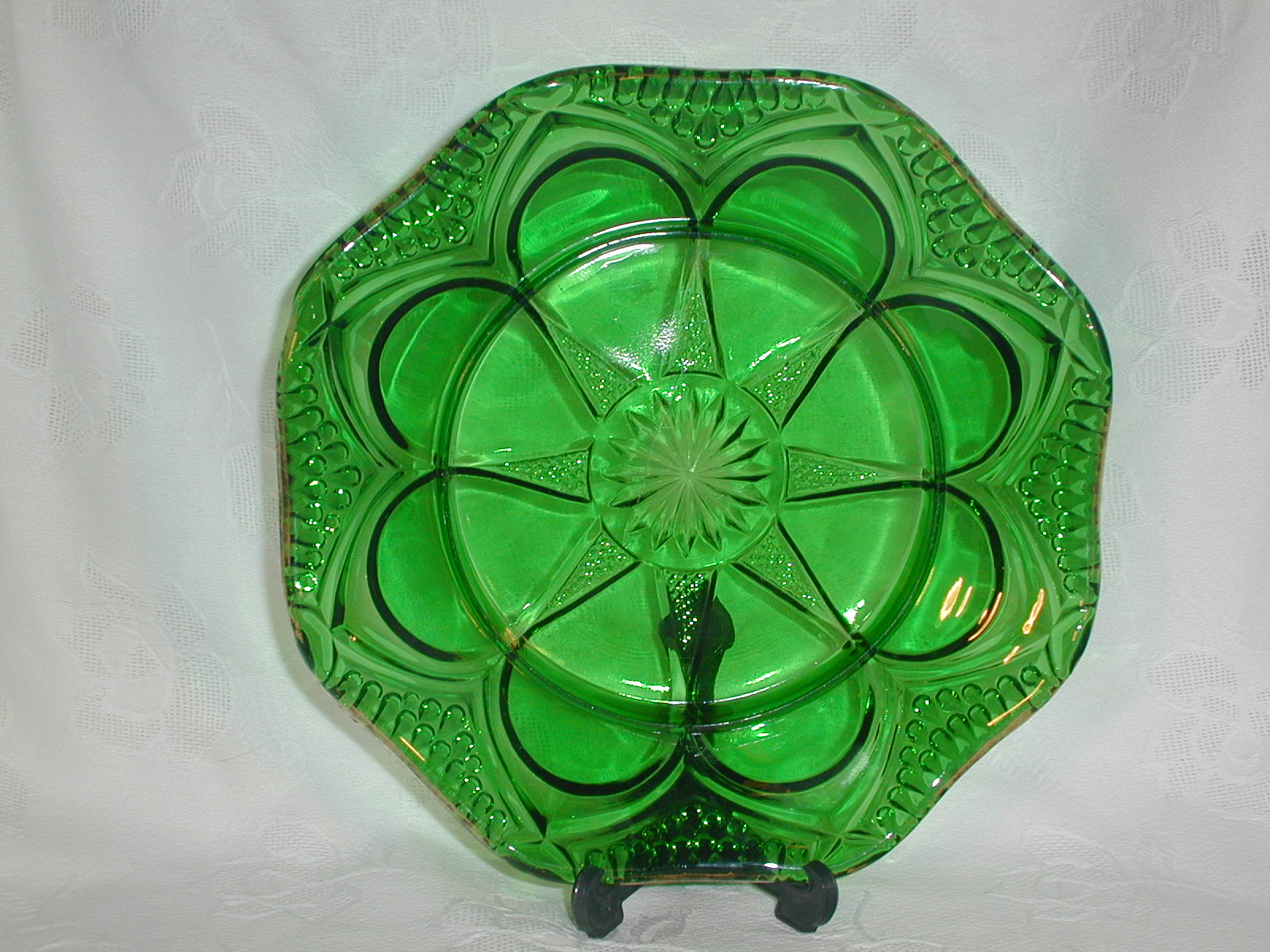 Emerald with gold domed butter, help with pattern, please. | Antiques Board