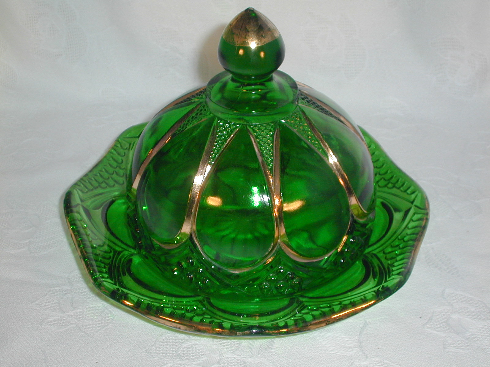 Emerald with gold domed butter, help with pattern, please. | Antiques Board