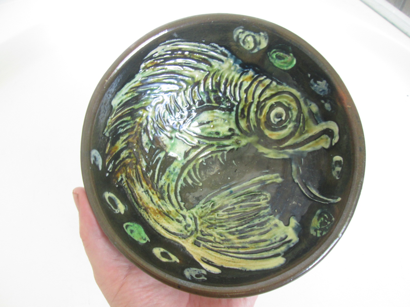 Slipware studio fish bowl mark | Antiques Board