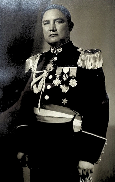 Anyone recognize who this South American? General/Colonel? is ...