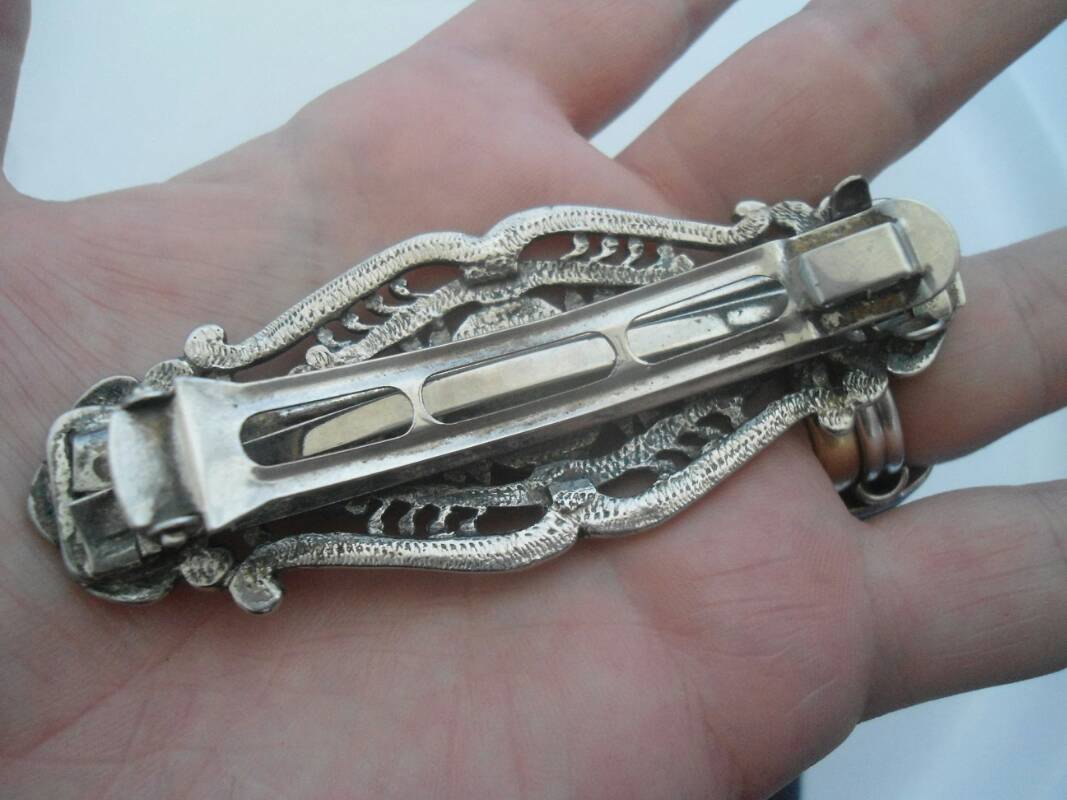 help with age of hair clip | Antiques Board
