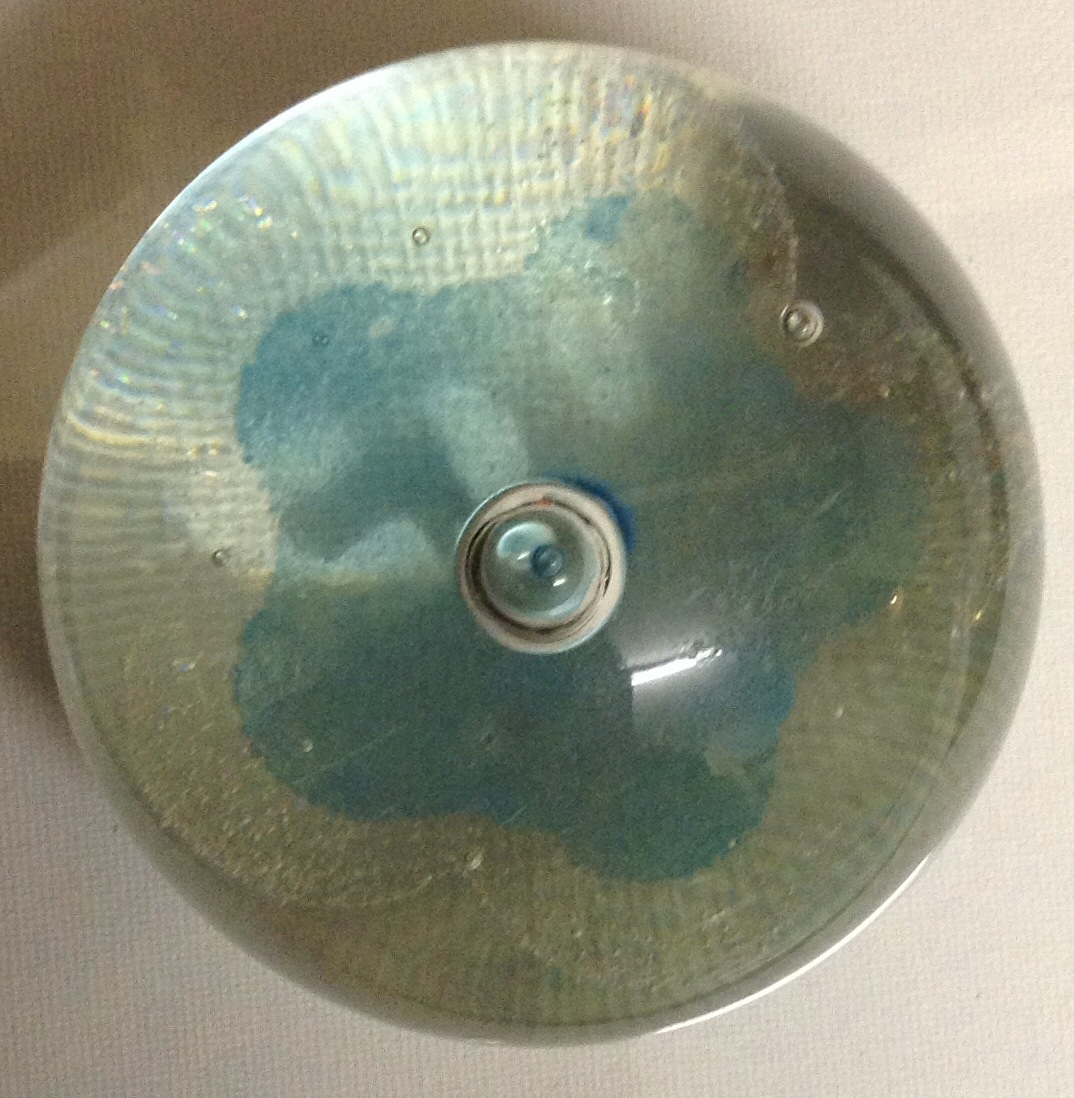 Paperweight, anyone know the maker please? | Antiques Board
