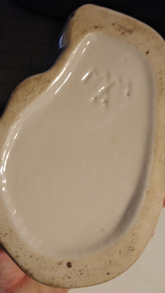 Does anyone recognize this cat? initials on bottom, etc. | Antiques Board