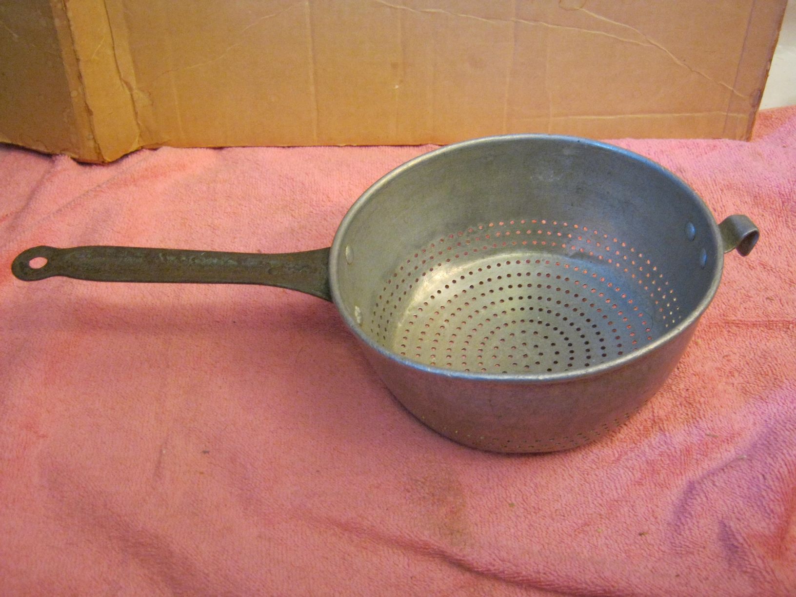 Vintage aluminum pan strainer colander basket insert | Antiques Board