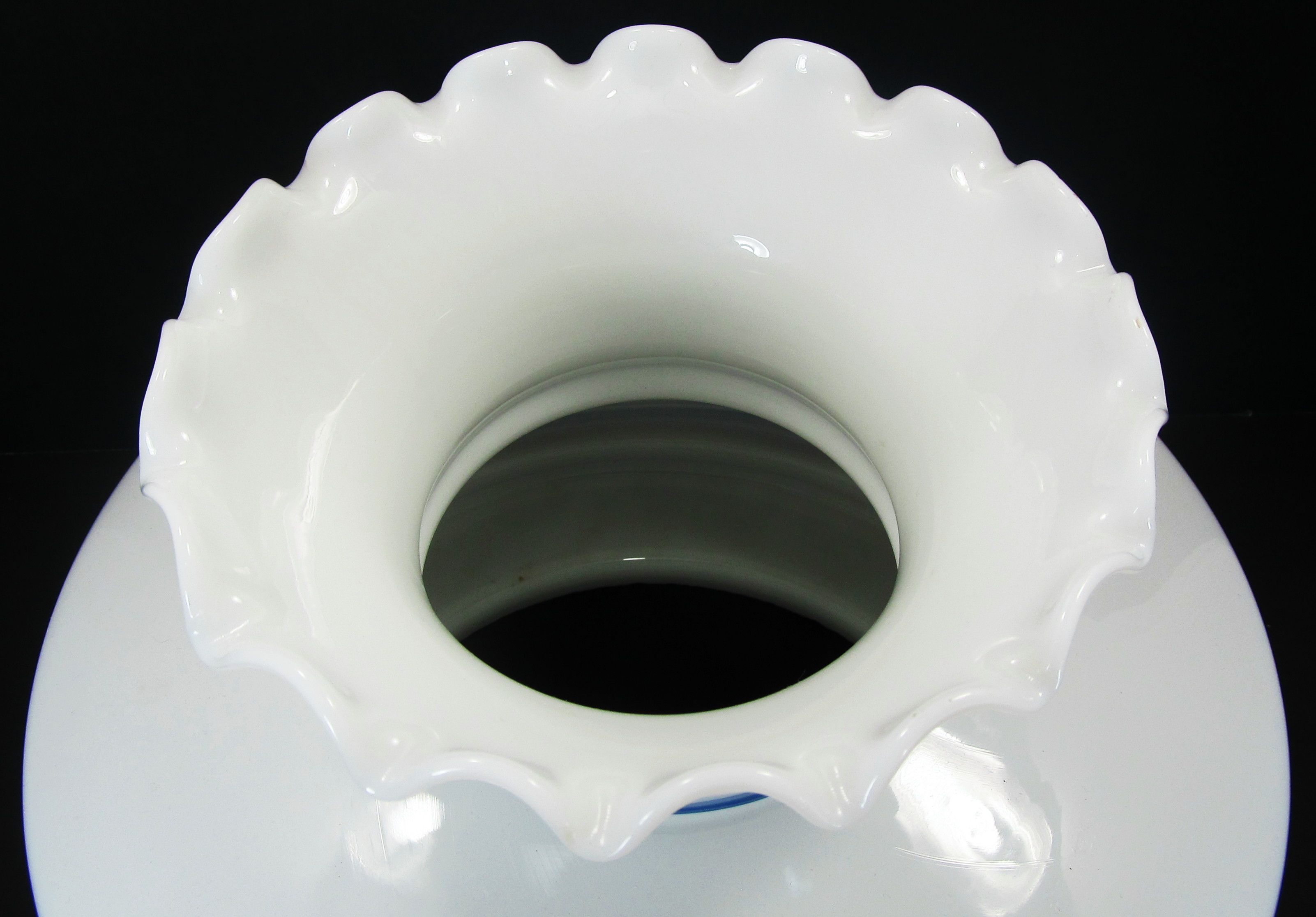 Large Glass Shade. Style? | Antiques Board