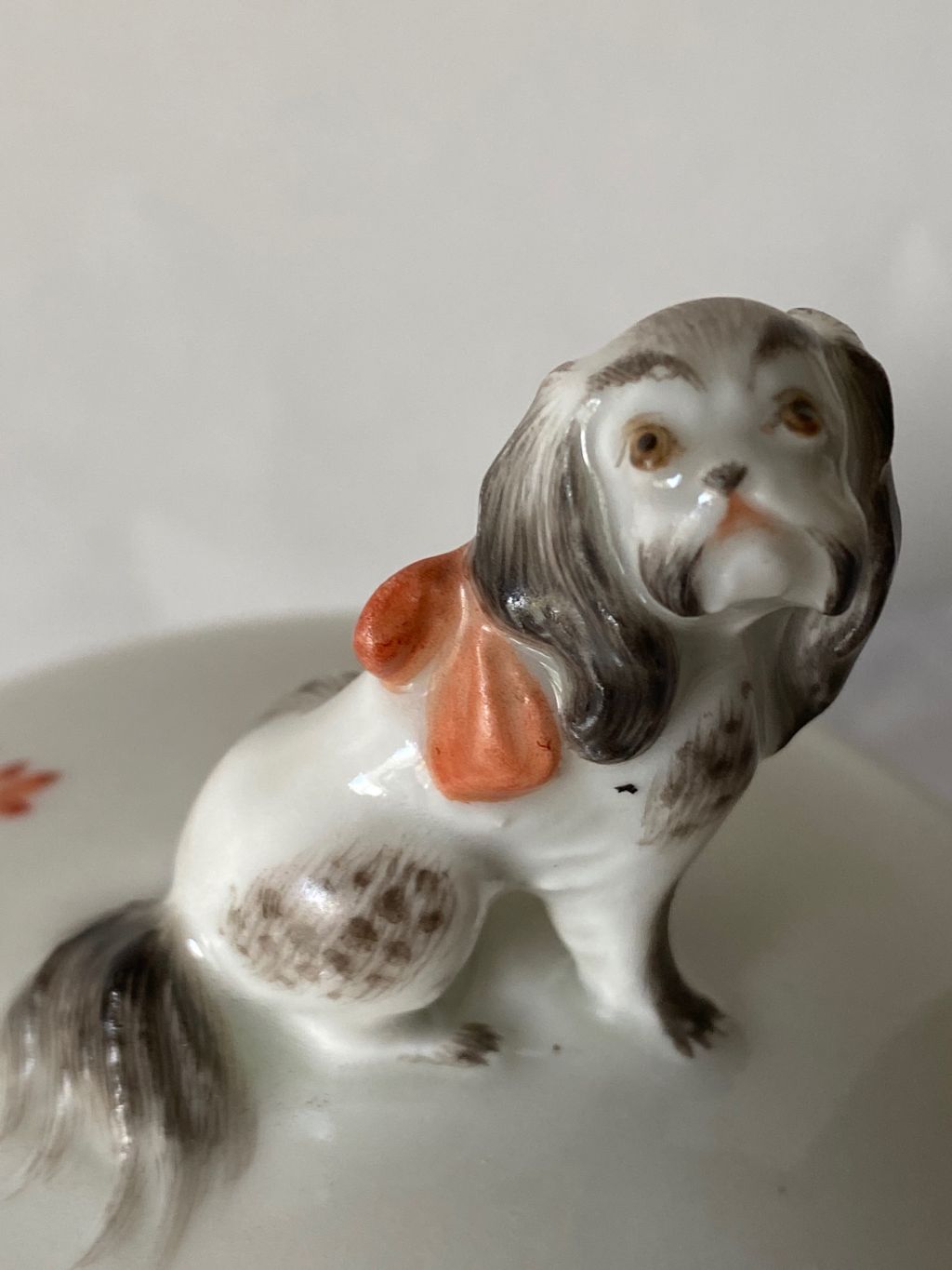 Hi...is this Meissen box a fake? | Antiques Board