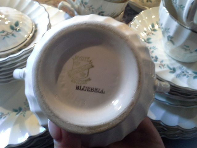 Myott Staffordshire China bluebell pattern, service for 8 | Antiques Board