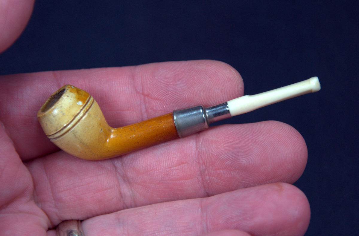 Small but perfectly formed smoking pipe? | Antiques Board