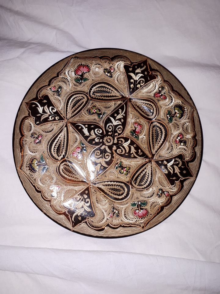 Decorative metal plate | Antiques Board