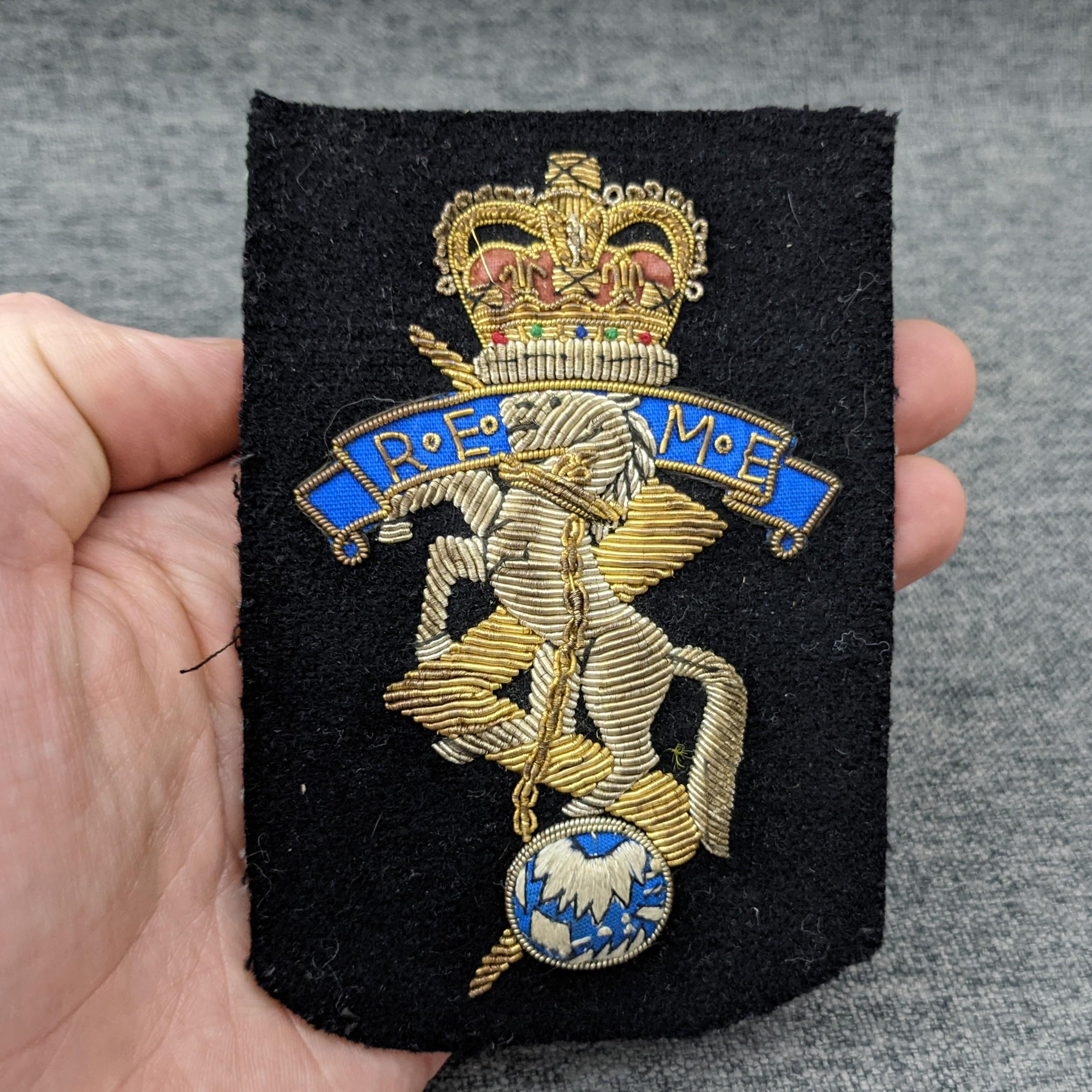 Embroidered Heraldic Crest | Antiques Board