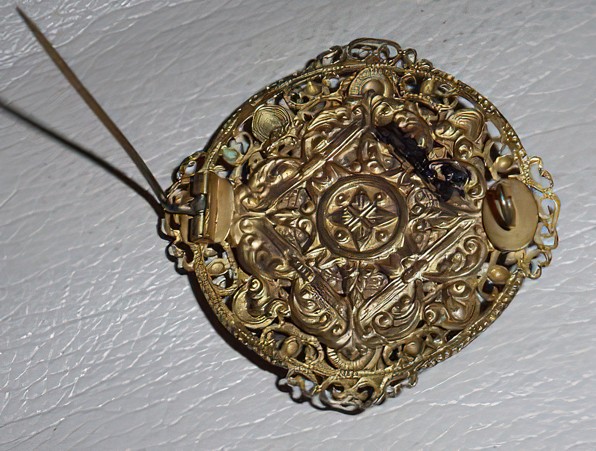 Is this a Neiger brooch? | Antiques Board
