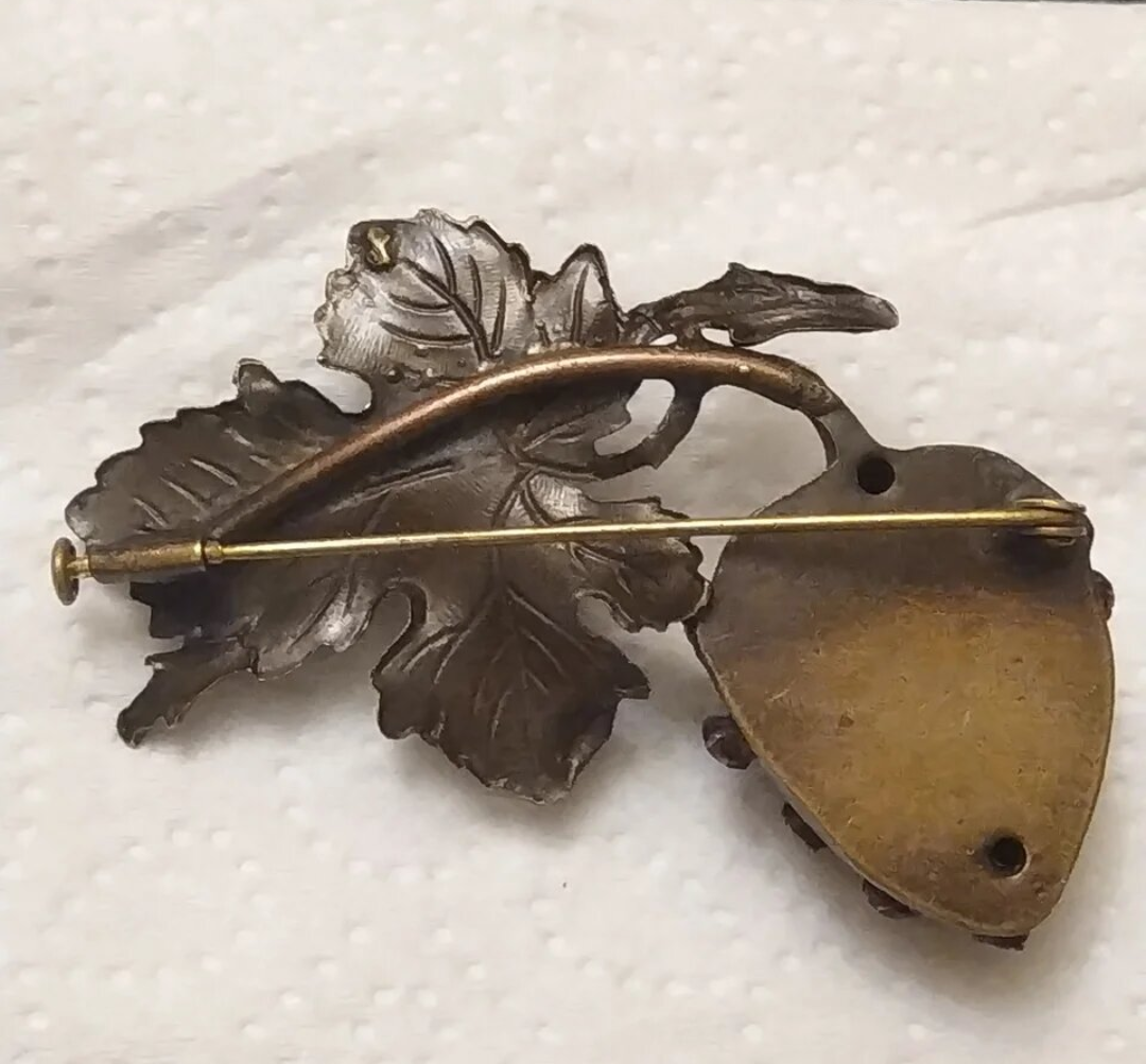 Vintage brooch. | Antiques Board