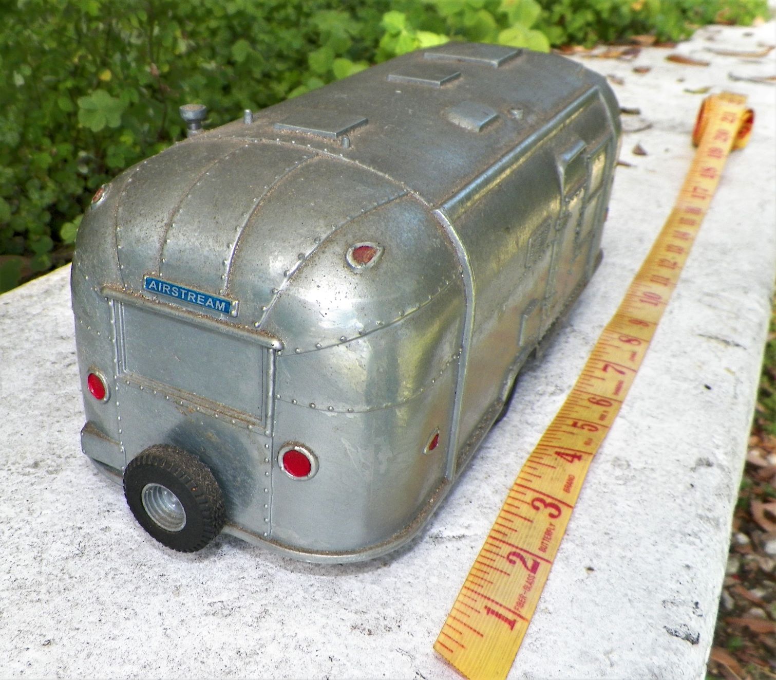 YARD SALE FIND - WHO MADE OLD, HEAVY(!), METAL 12" MODEL WINDSTREAM ...