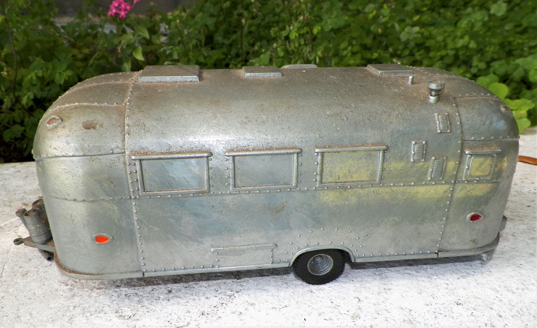 YARD SALE FIND - WHO MADE OLD, HEAVY(!), METAL 12" MODEL WINDSTREAM ...