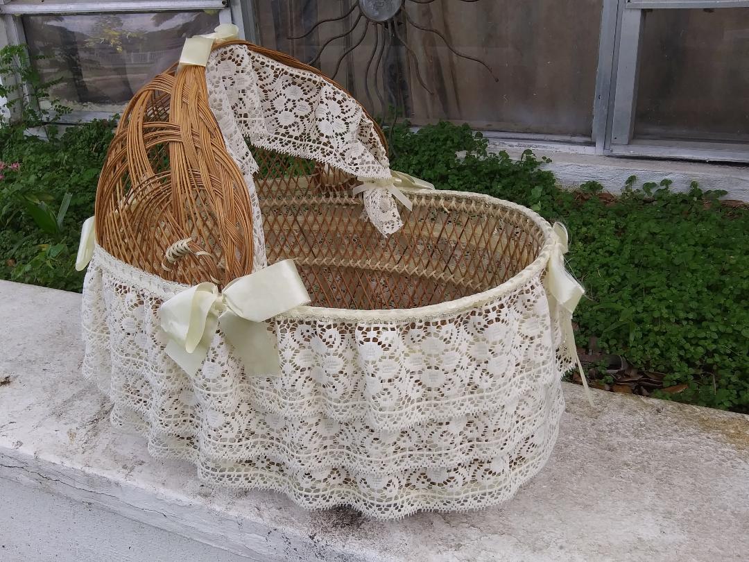 WICKER DOLL ROCKING BASSINET - OLD? | Antiques Board