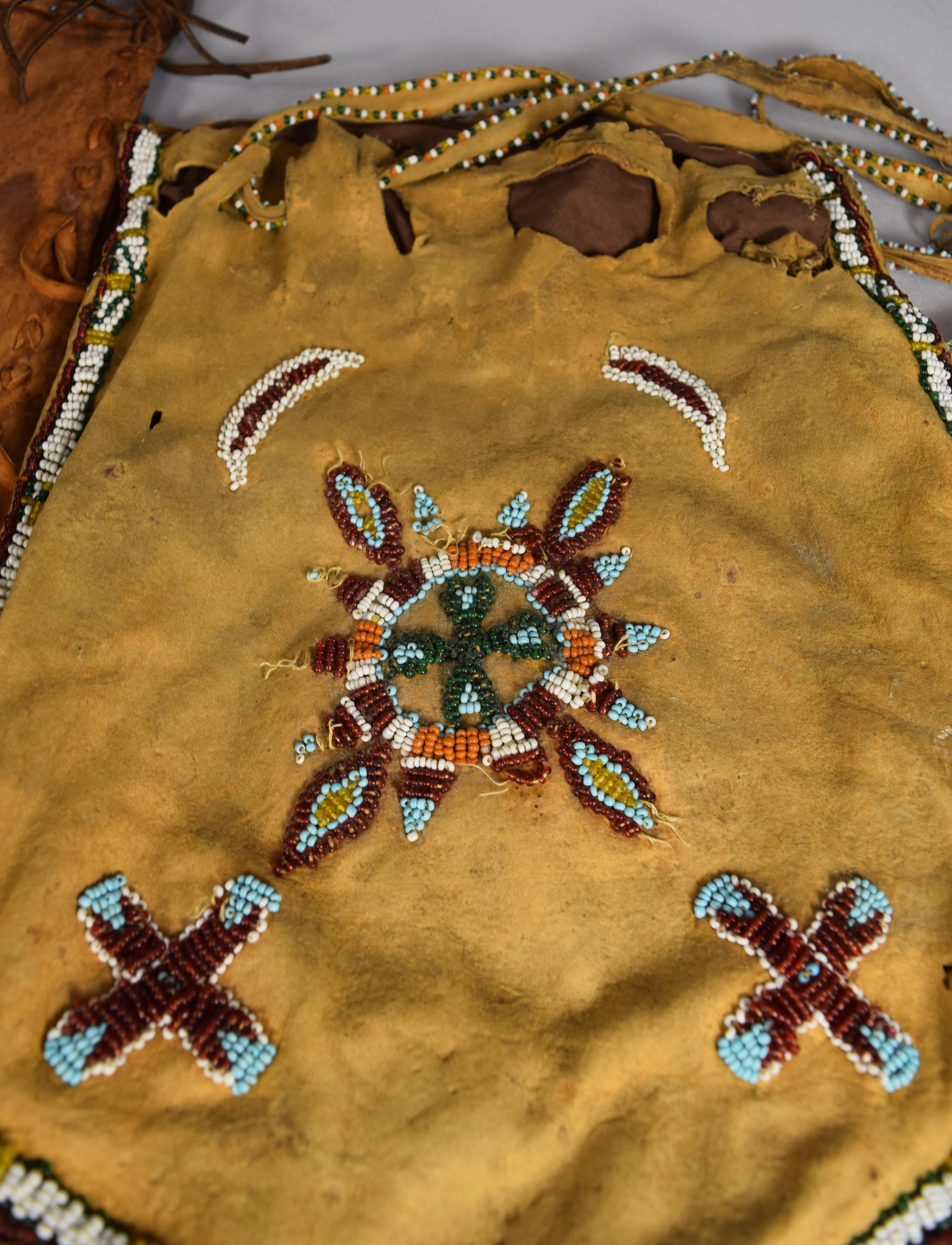 Native American beaded leather bags | Antiques Board