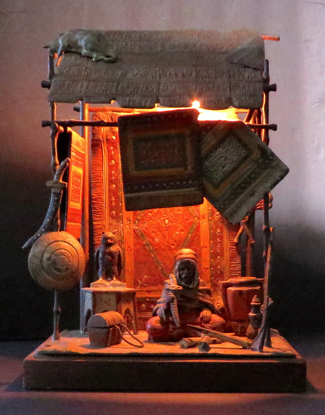 Orientalist merchant themed spelter lamp | Antiques Board