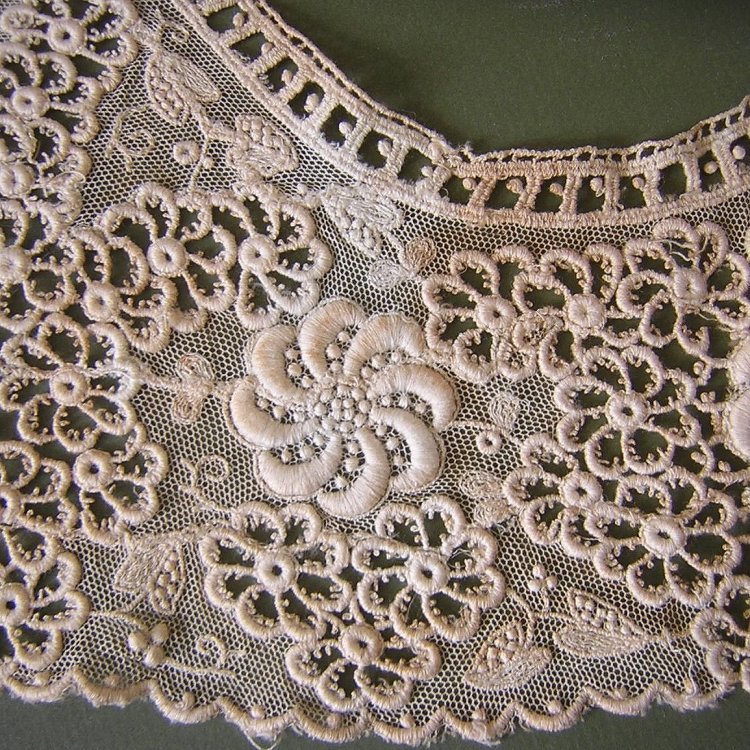 Lace: made by hand or machine? | Antiques Board