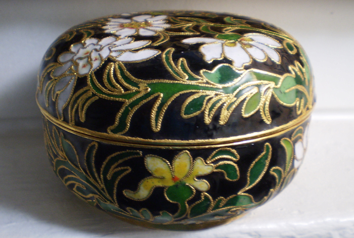 Can You Please Help Me With this Beautiful Trinket Box? | Antiques Board