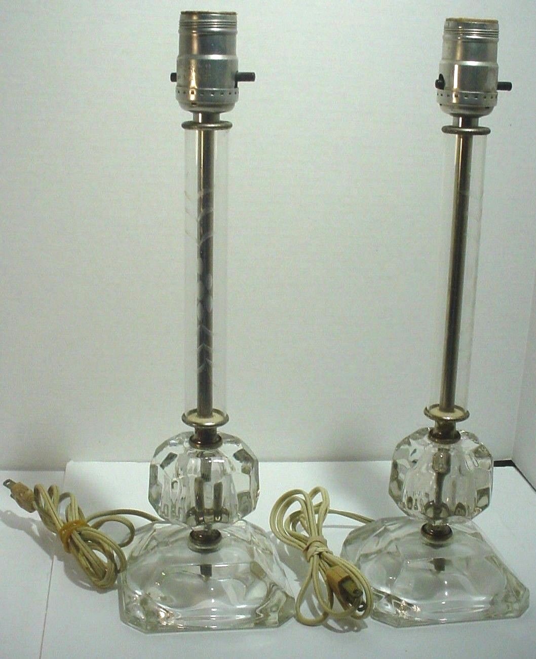 Can anyone tell me anything about this pot and these glass tubes? TYIA ...